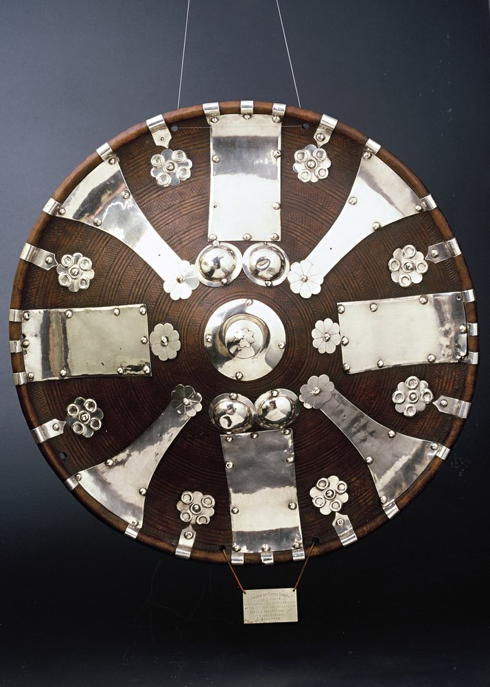 Schild (Leder & Silber) von Ethiopian School: Kunstdruck