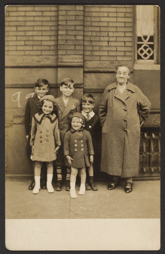 [Gruppe von Kindern] von John Frank Keith: Kunstdruck