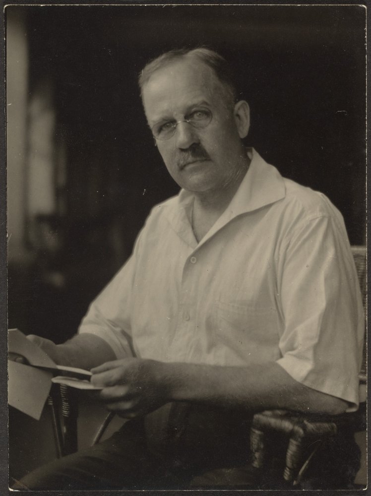 [Mann mit Brief] von Louis Fleckenstein: Kunstdruck kaufen