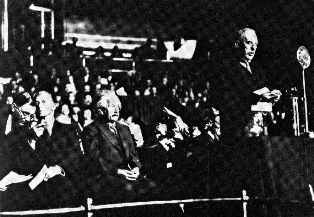 Albert Einstein und Ernest Rutherford, Royal Albert Hall