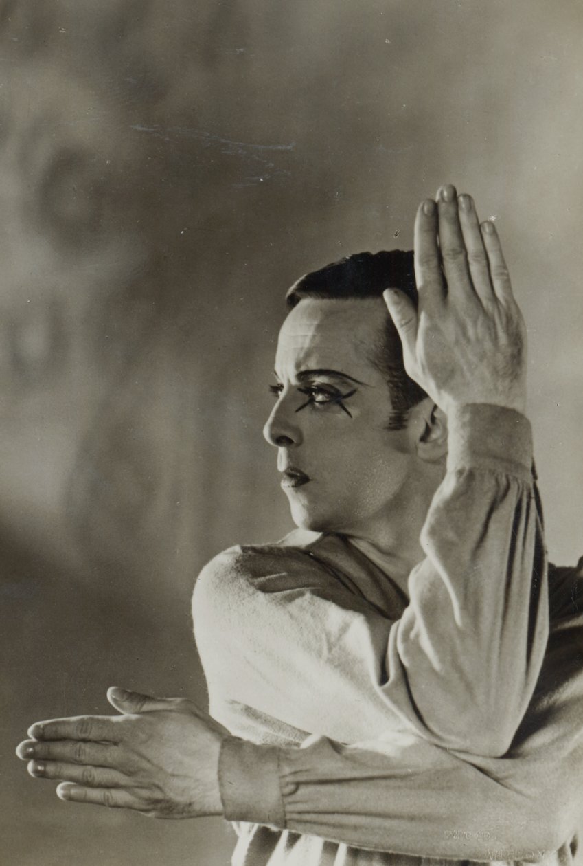 Postkarte von Robert Helpmann (1909-86) in The Wanderer, 1941
