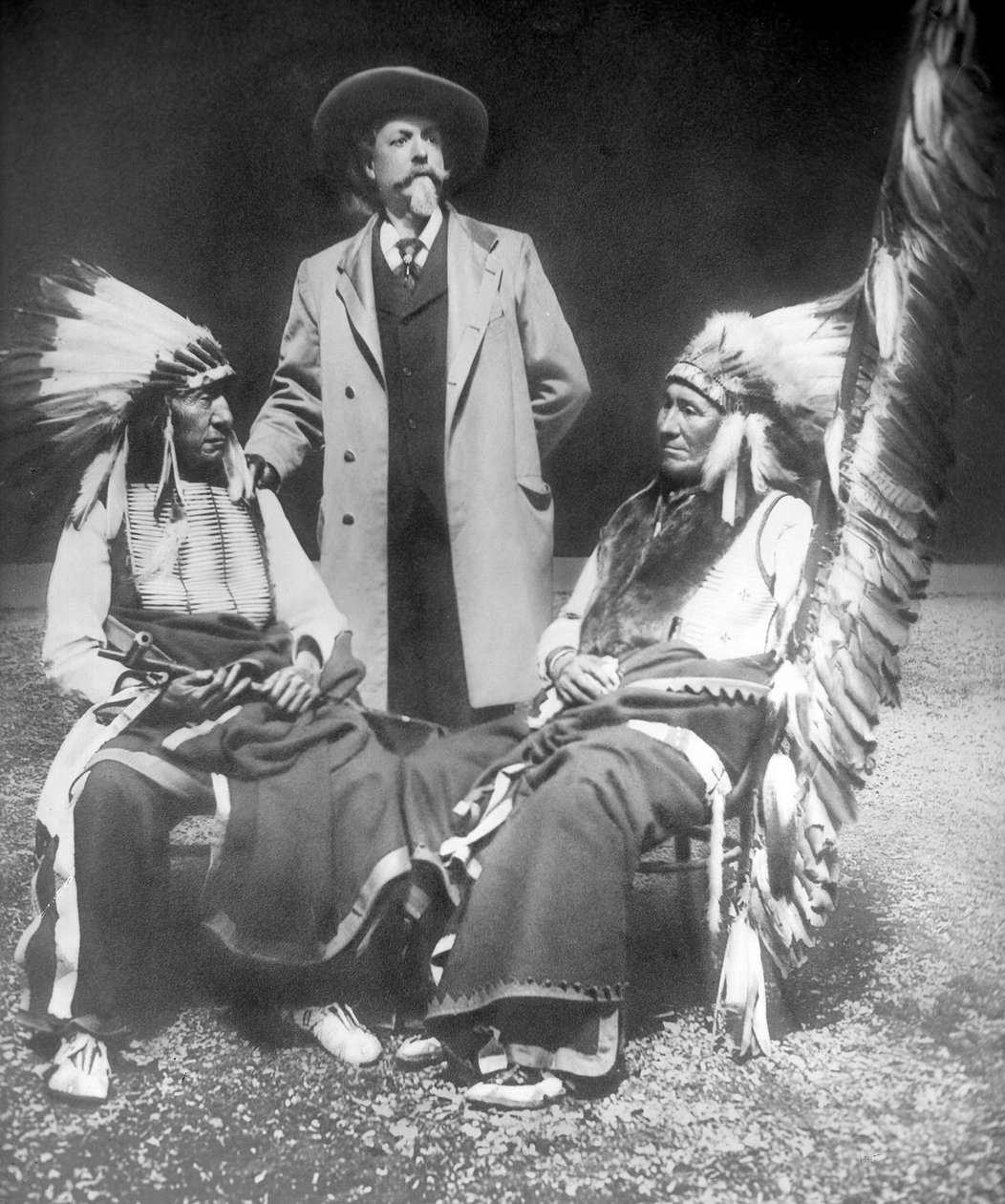 William F. Cody mit Red Cloud und American Horse