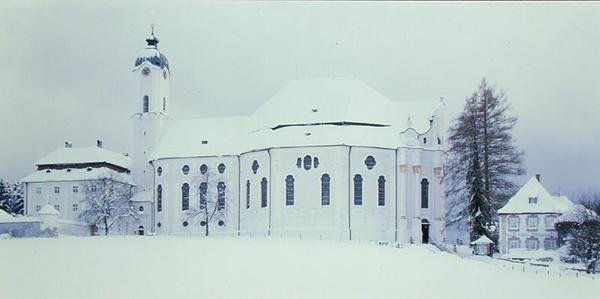 Ansicht der Wieskirche im Schnee von Dominikus Zimmermann
