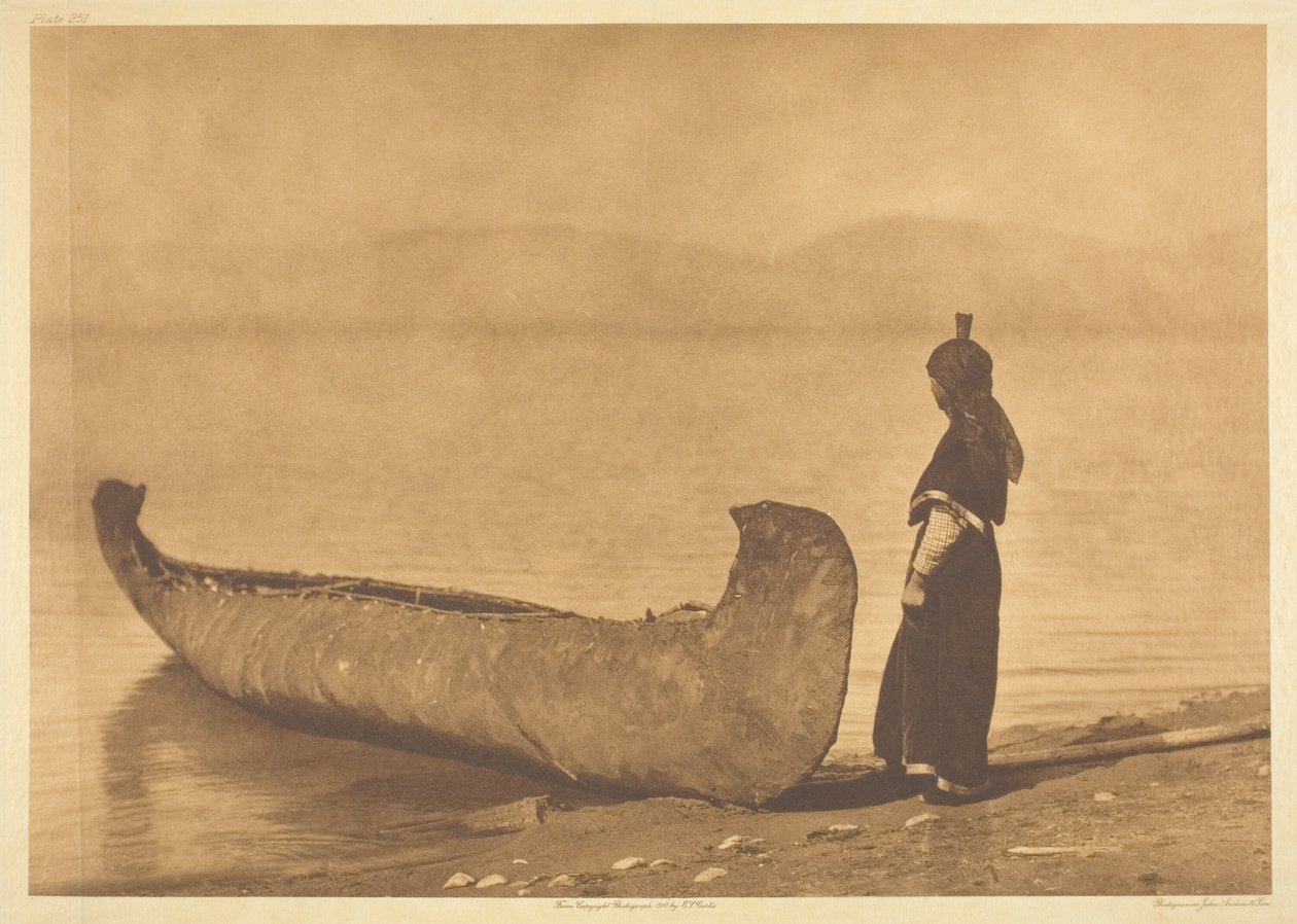 Am Ufer des Sees - Kutenai von Edward S. Curtis: Kunstdruck
