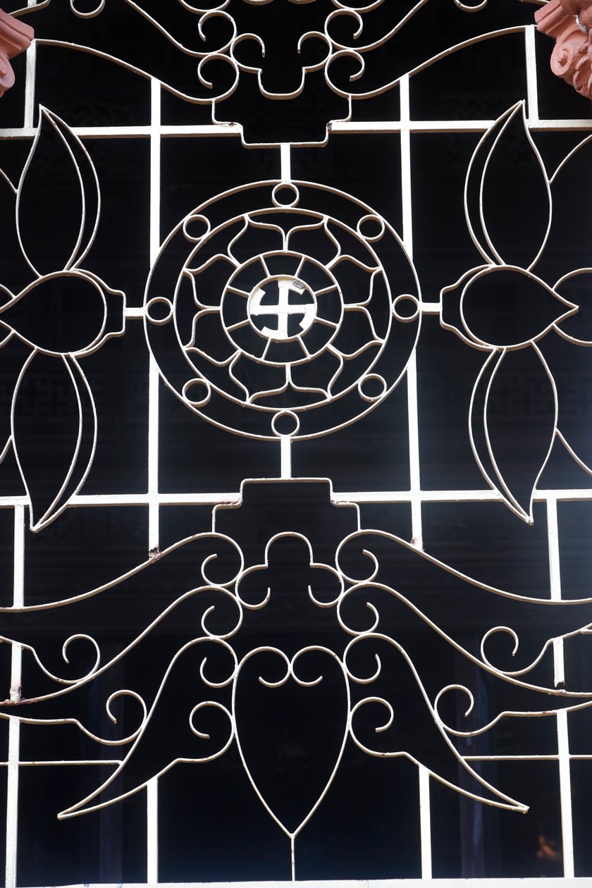 Vinh Trang buddhistischer Tempel, buddhistische Symbole: Dharma-Rad und ...