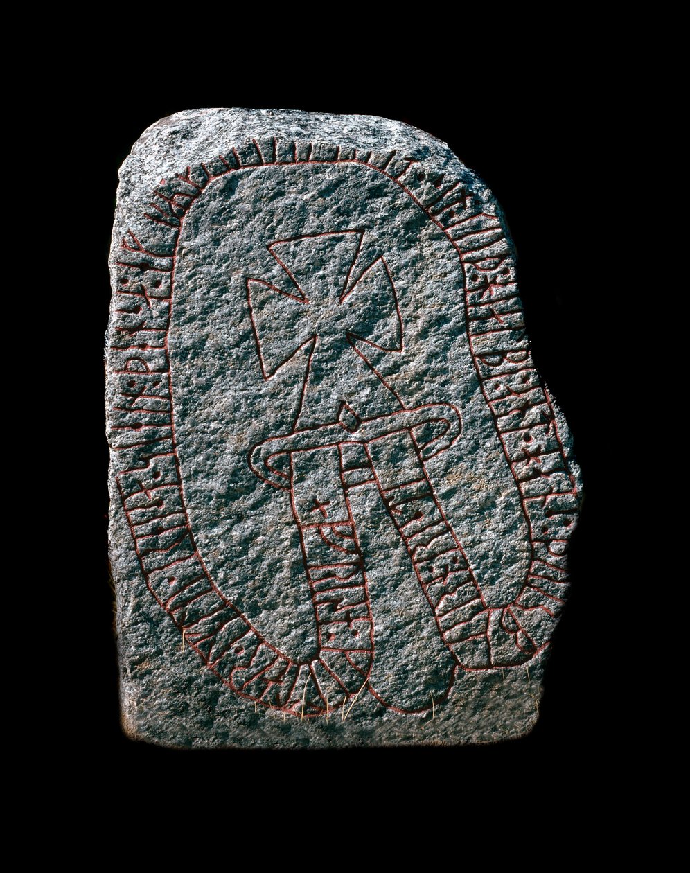 Wikinger: Runenstein mit Kreuz-Graffiti. 10. Jahrhundert.